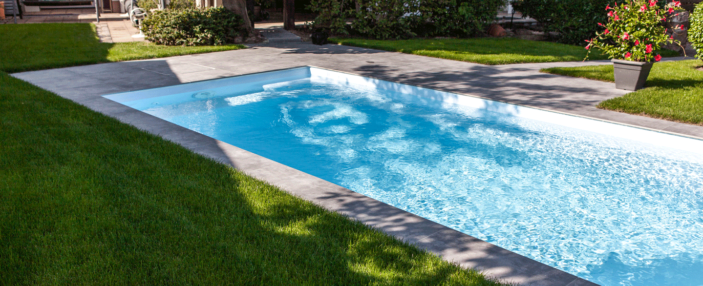 Pool Umrandung & Verkleidung - Naturstein & Keramik vom Profi